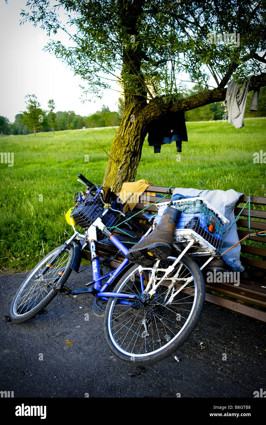 Homeless persons worldly belongings strapped to a bicycle Stock Photo ...