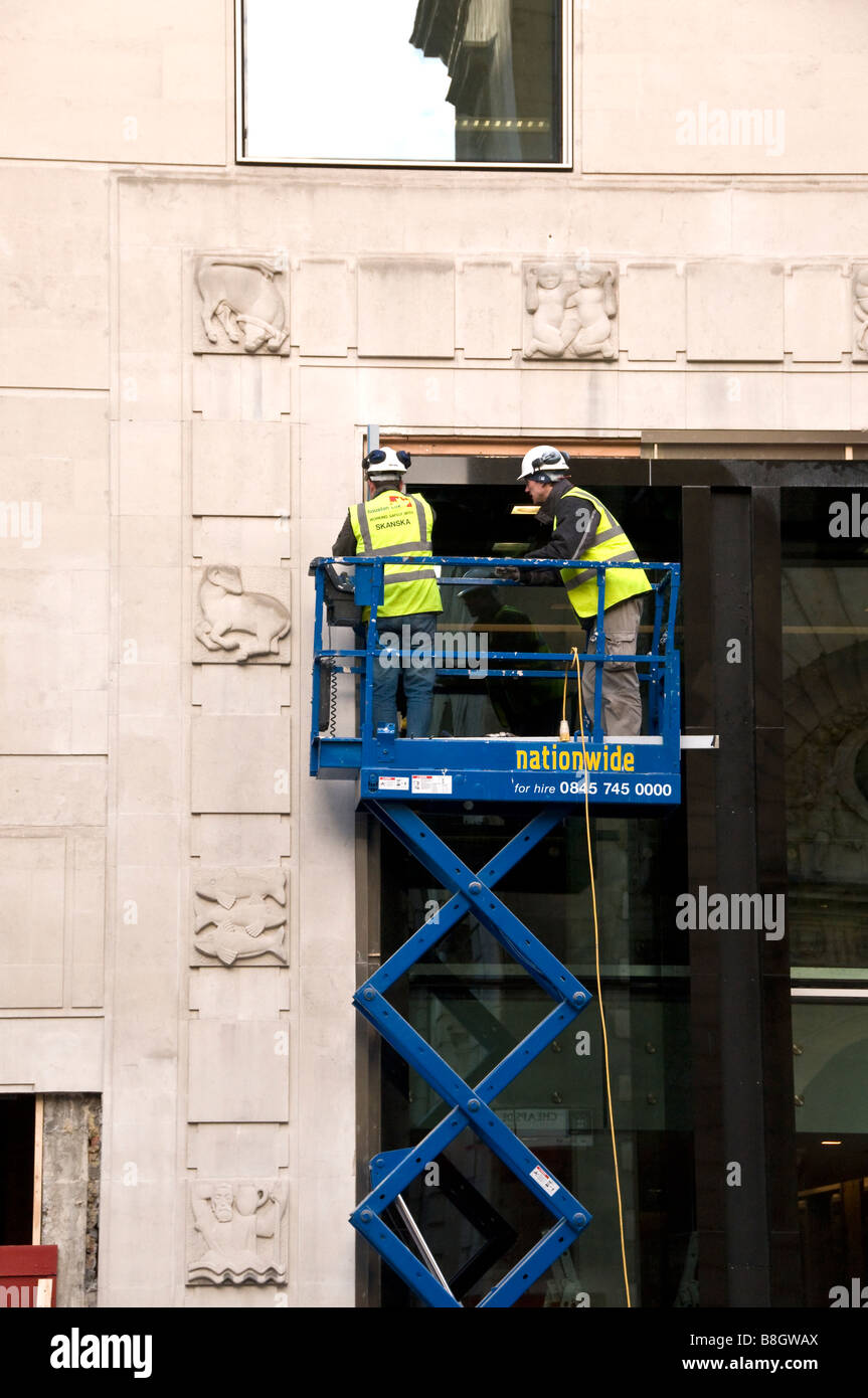 Mobile elevated work platform hi-res stock photography and images - Alamy