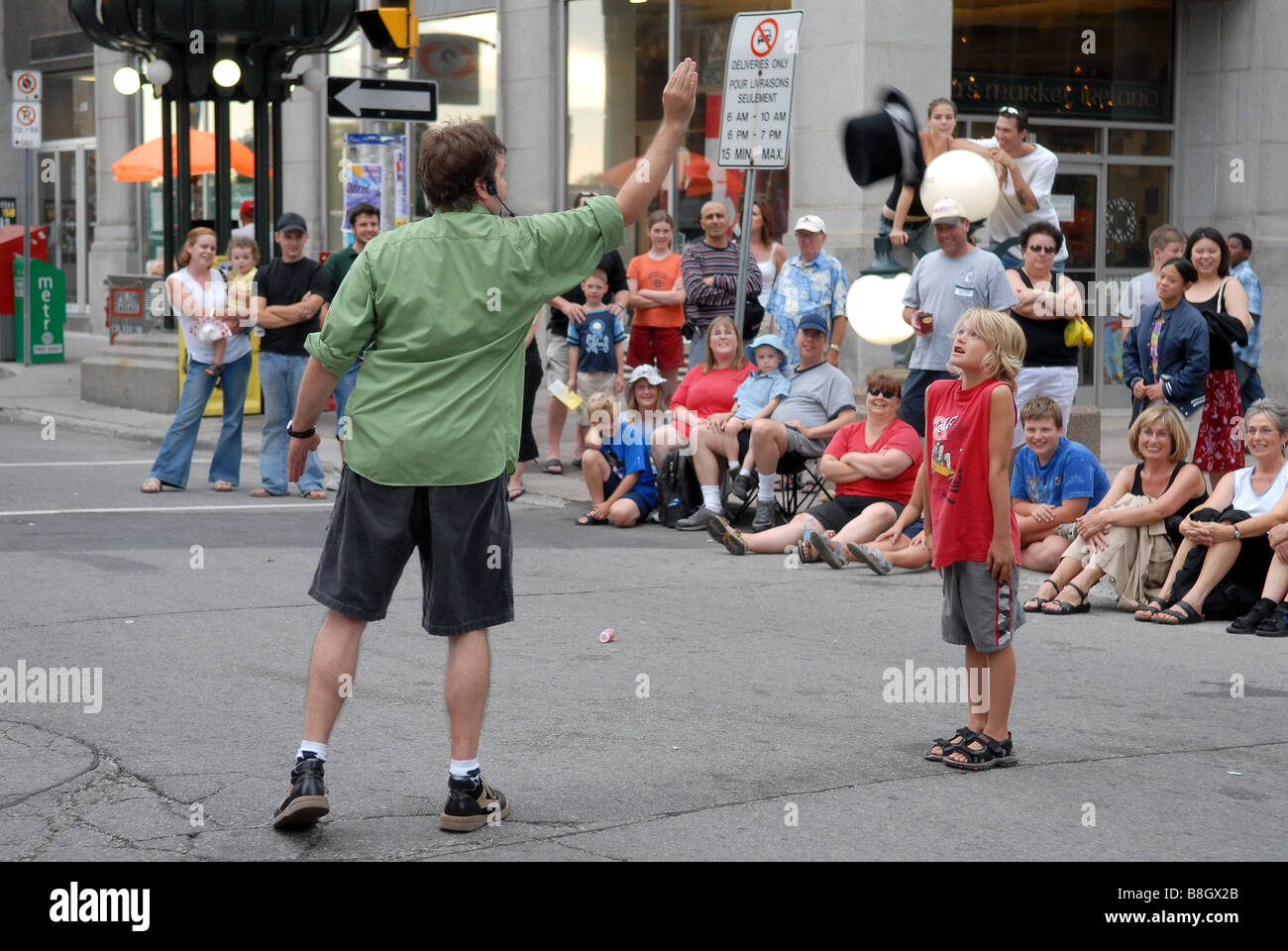 Ottawa canada busker hi-res stock photography and images - Alamy