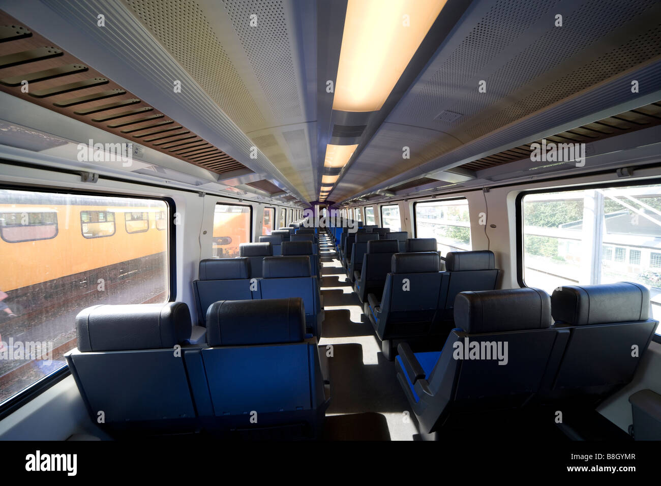 Empty coach seats hi-res stock photography and images - Alamy