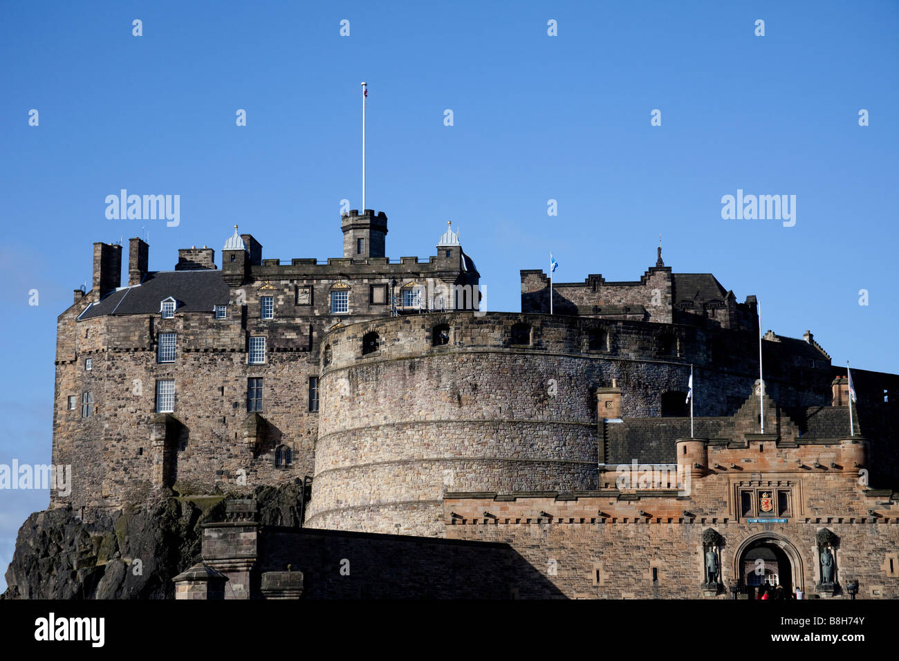 Battlements of edinburgh castle hi-res stock photography and images - Alamy