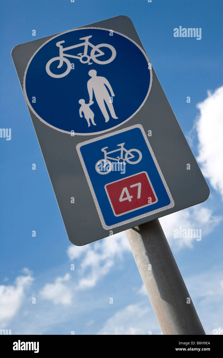 Warning sign for walkers hi-res stock photography and images - Alamy