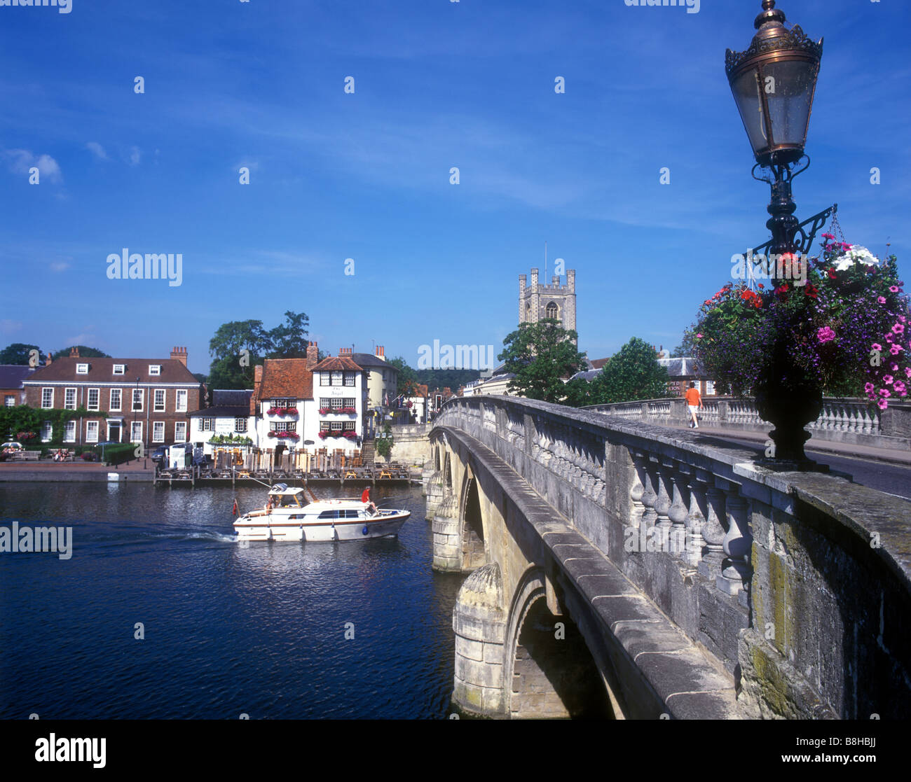 Henley Bridge - A stone five arched bridge spanning the River Thames at ...