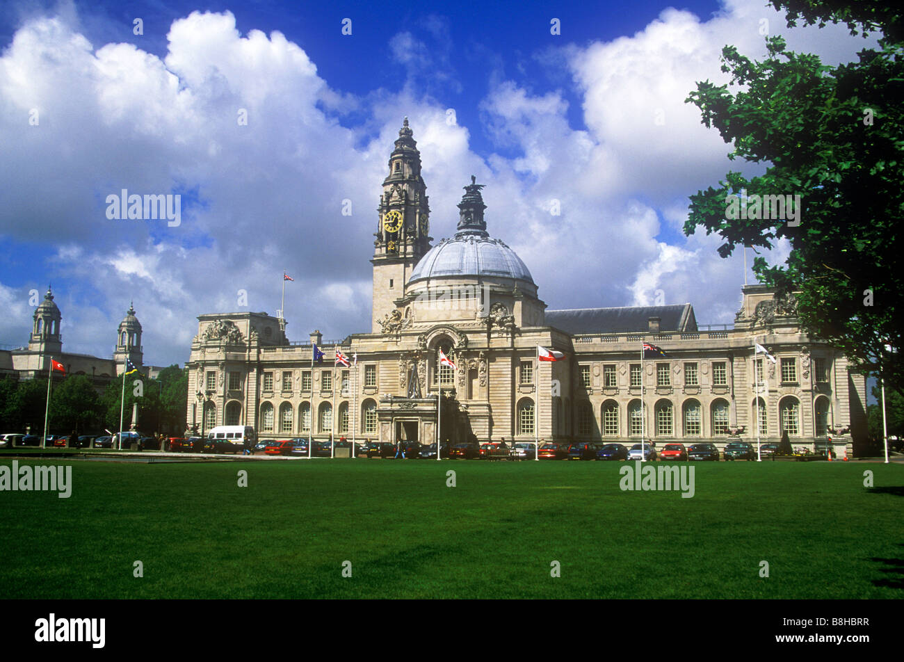 Cardiff City Hall Stock Photo - Alamy