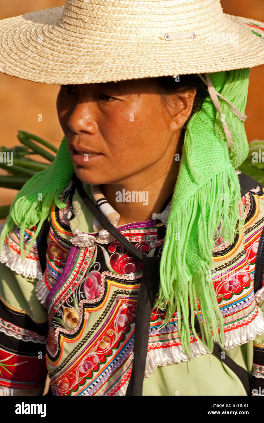 Yi tribe hi-res stock photography and images - Alamy