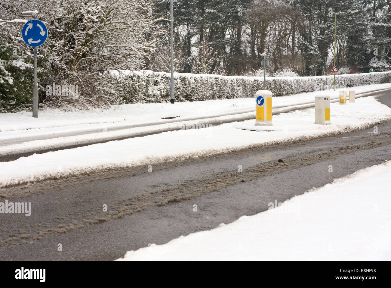 Slush road hi-res stock photography and images - Alamy