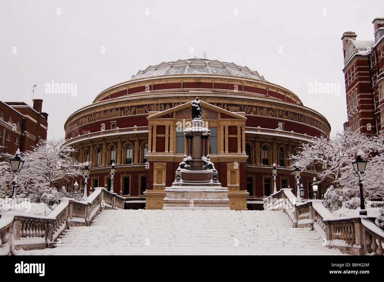 Royal Albert Hall with snow Stock Photo - Alamy