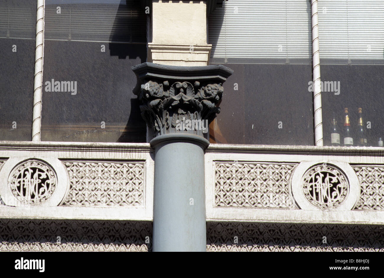 Detail of cast-iron column capital in the former Hop Exchange ...