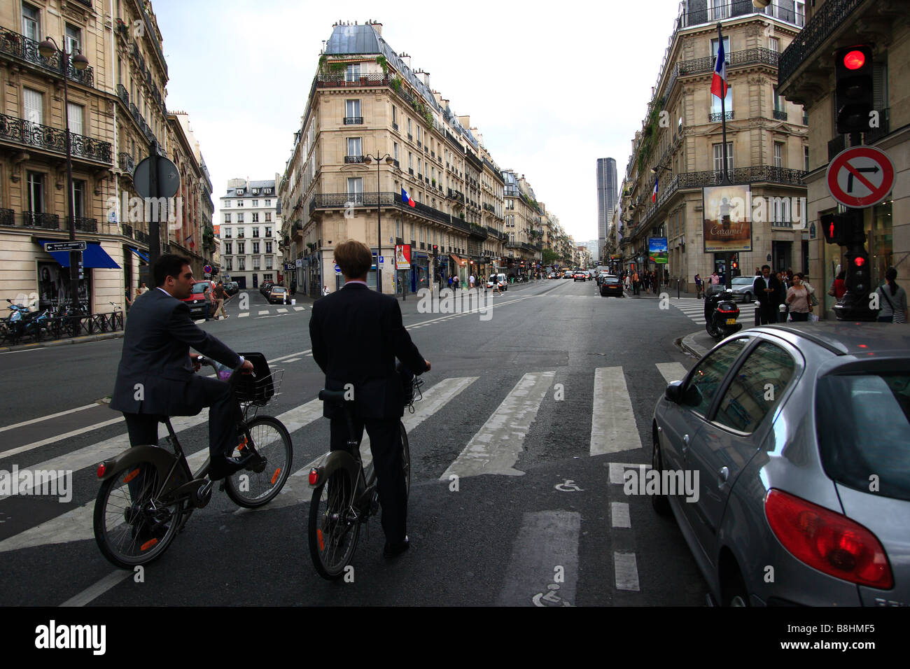 Cycling paris road hi-res stock photography and images - Alamy