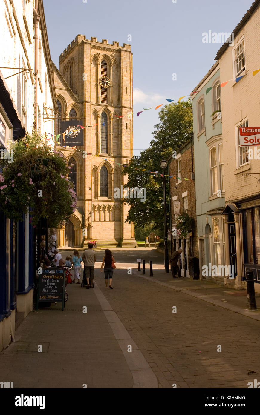 Ripon town centre hi-res stock photography and images - Alamy