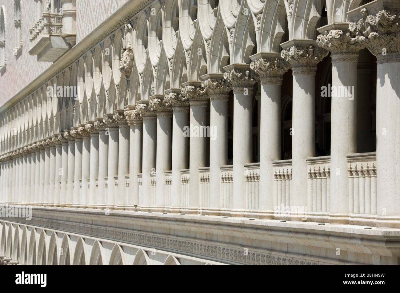 Venetian columns hi-res stock photography and images - Alamy