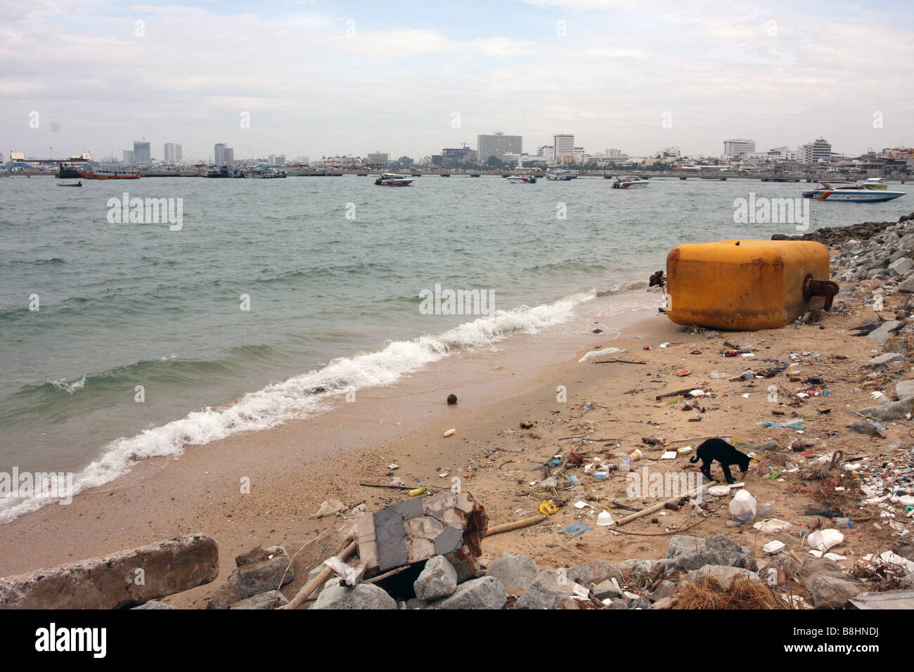 dirty beach in Pattaya Thailand Stock Photo - Alamy