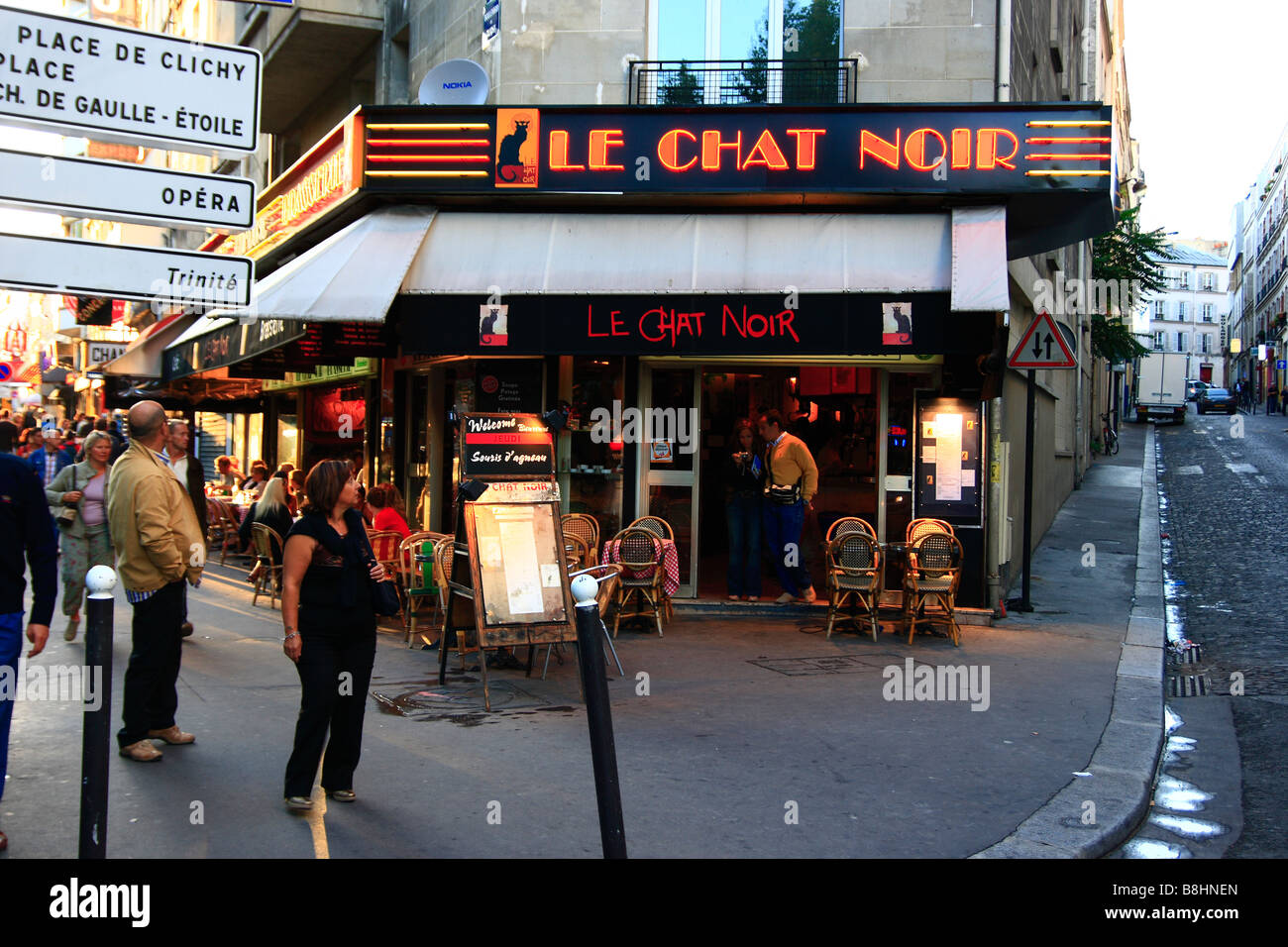 Le chat noir paris hi-res stock photography and images - Alamy