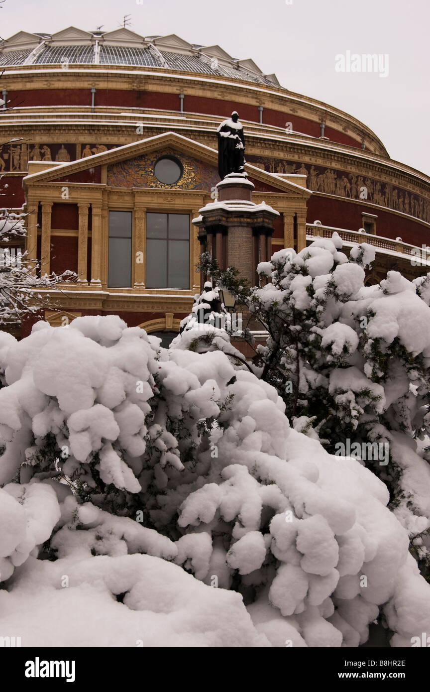 Leaves the royal albert hall hi-res stock photography and images - Alamy