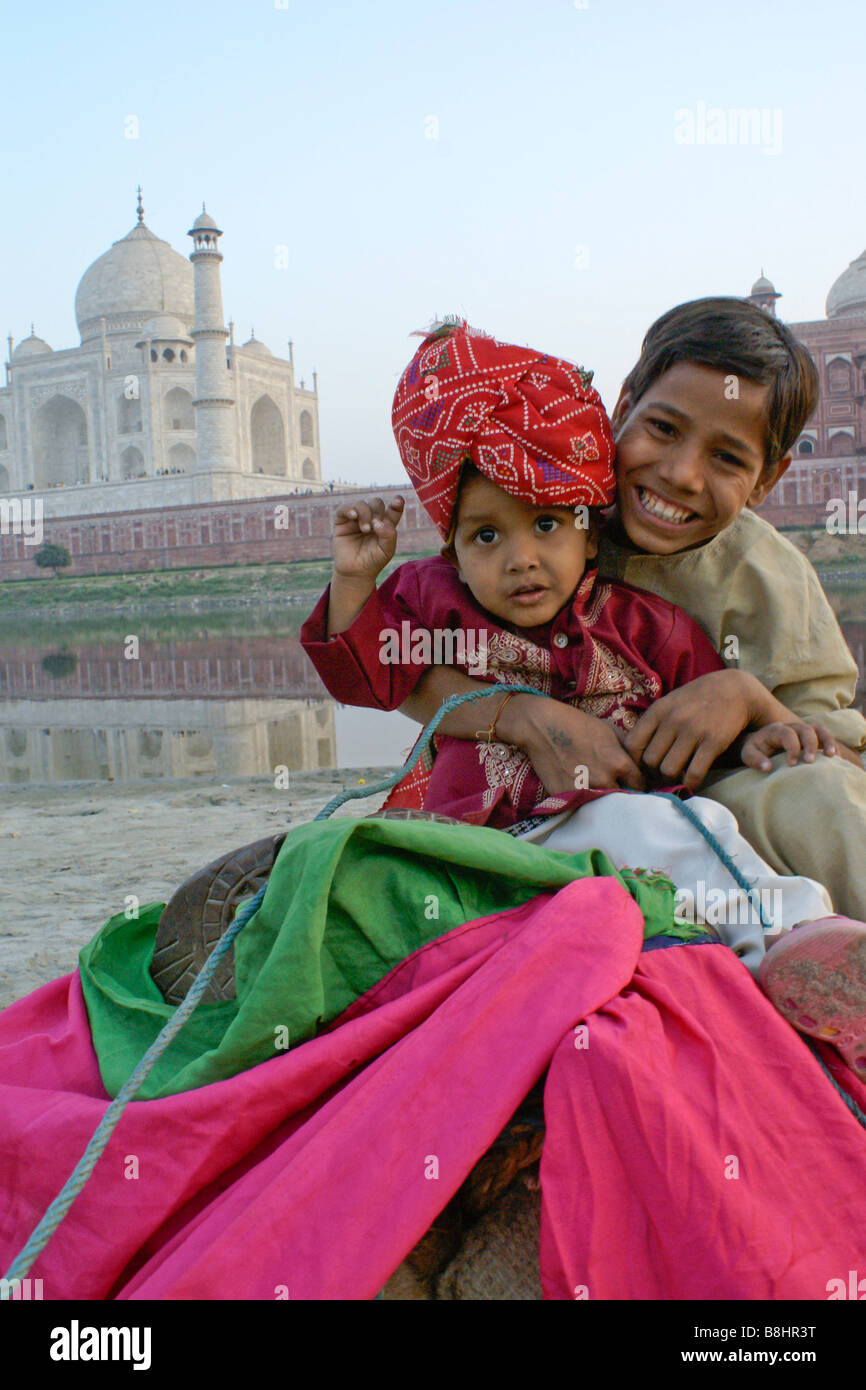Shah jahan and mumtaz mahal portrait hi-res stock photography and ...