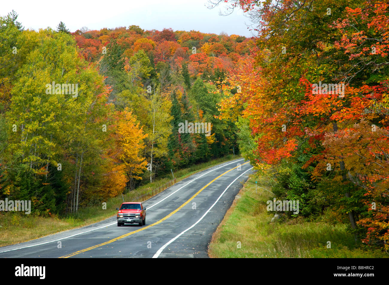 Roadways in the Adirondack Mountains with fall foliage color in New ...