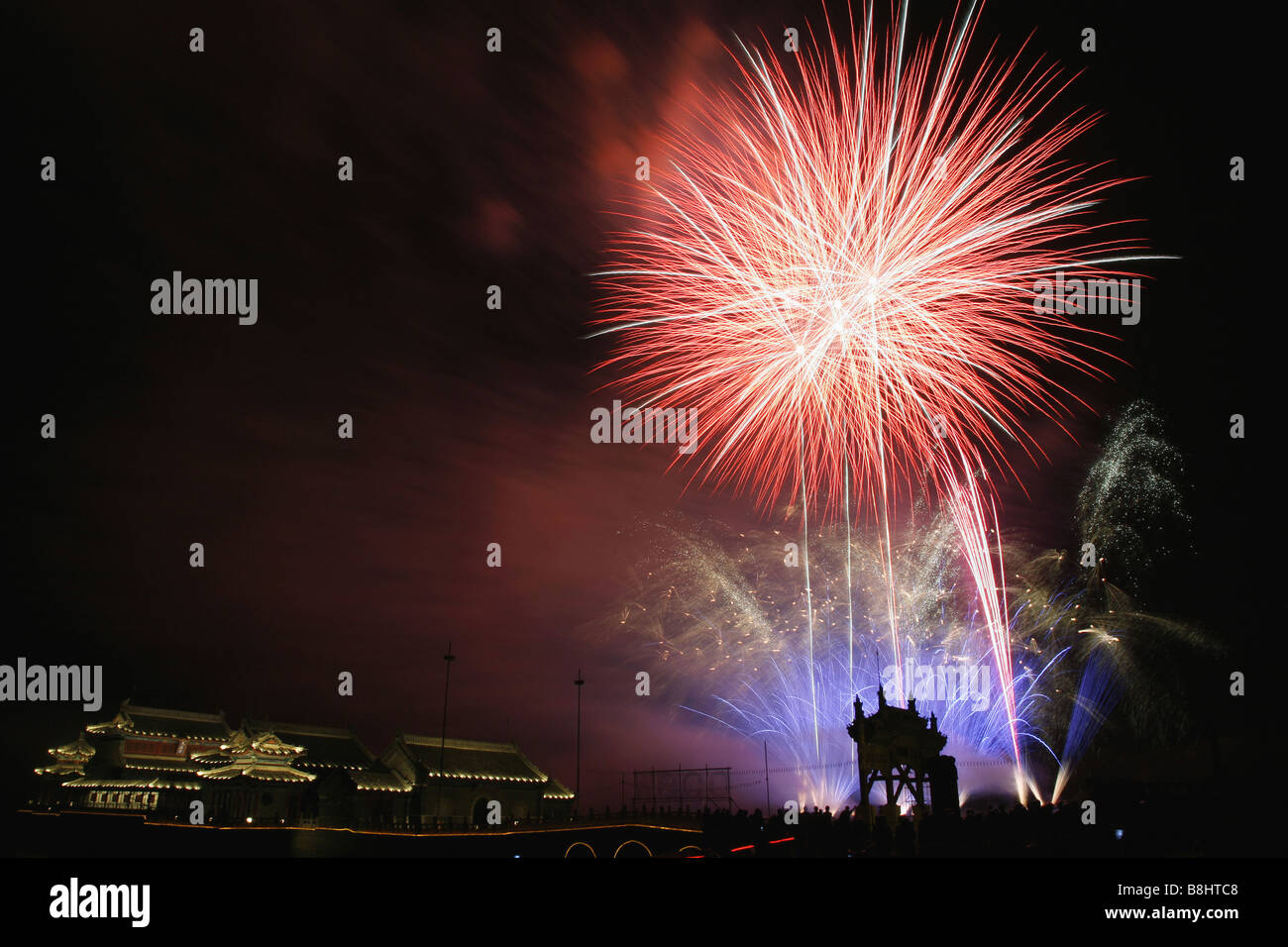 Traditional firework display hi-res stock photography and images - Alamy