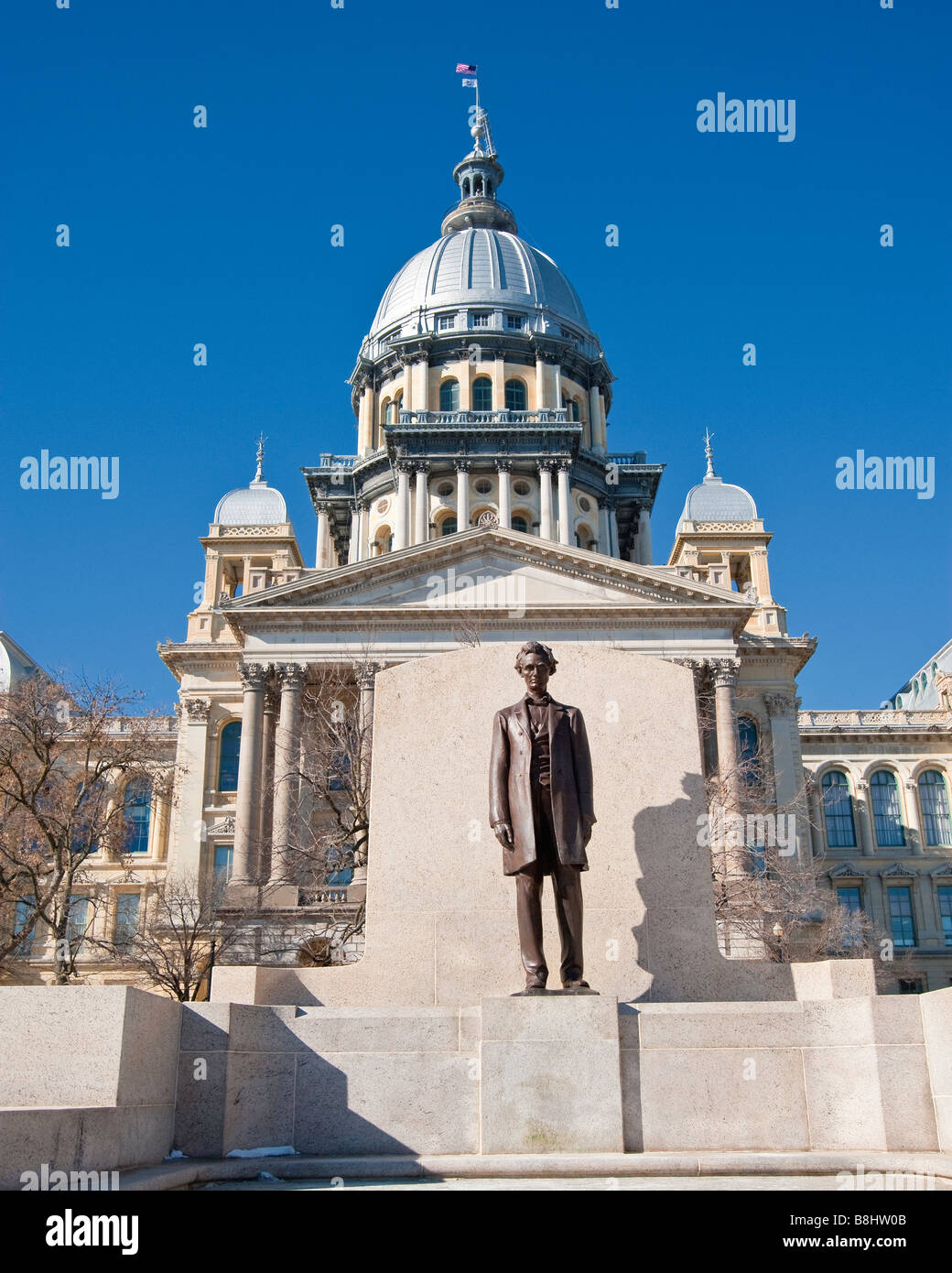 Illinois state capital in Springfield, Illinois with Lincoln statue ...
