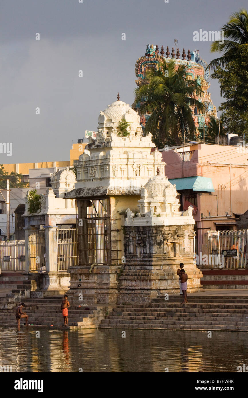 Ghat and sacred pond High Resolution Stock Photography and Images - Alamy
