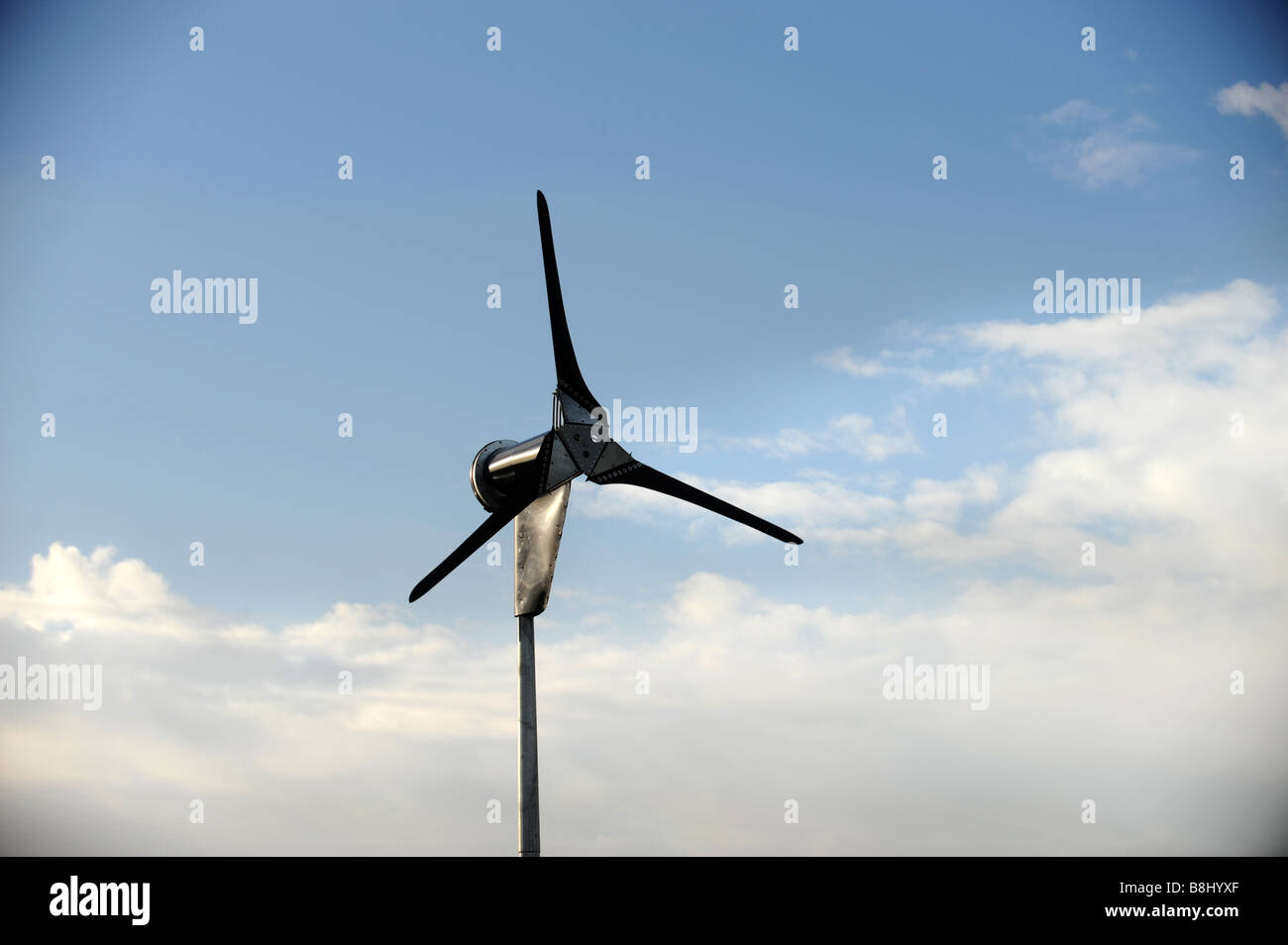 A WIND TURBINE POWERING AN ECO FRIENDLY HOUSE OXFORDSHIRE UK Stock ...