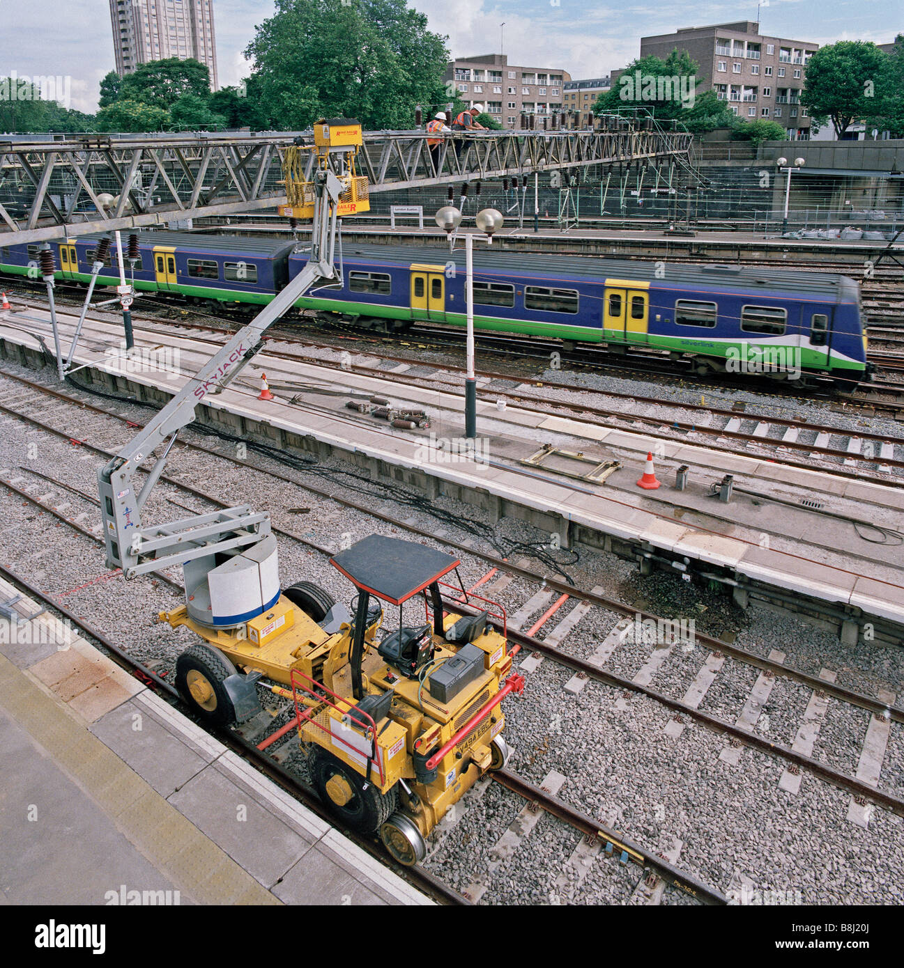 Traction overhead system hi-res stock photography and images - Alamy