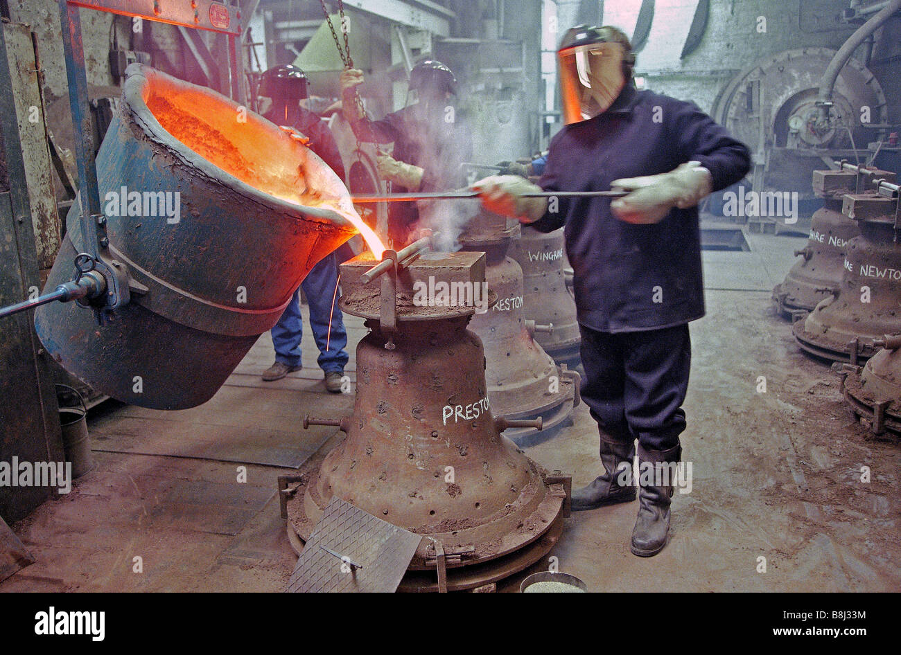 Copper foundry hi-res stock photography and images - Alamy