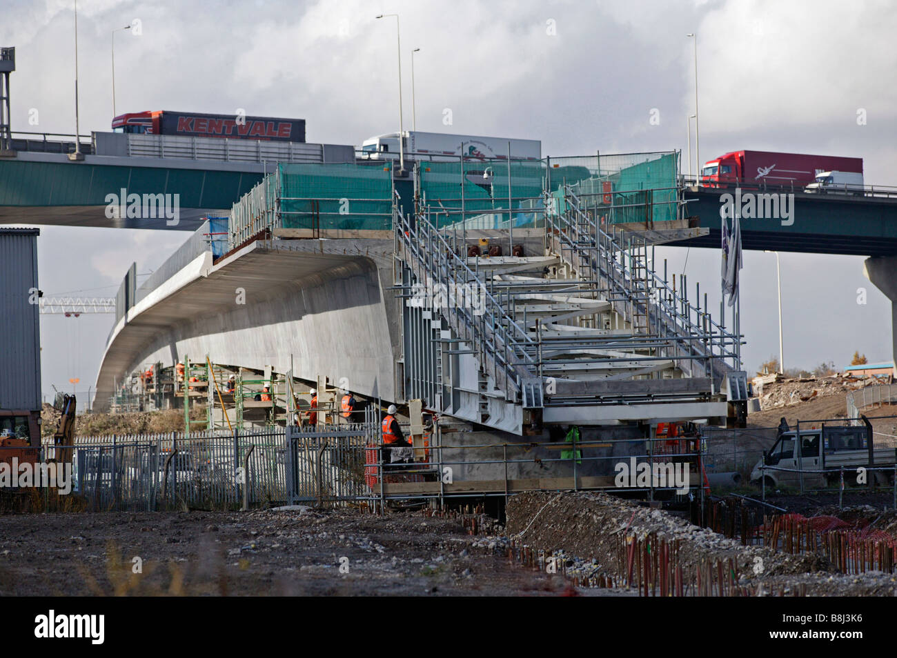 Incrementally launched Thurrock Viaduct pushed under the M25 motorway ...