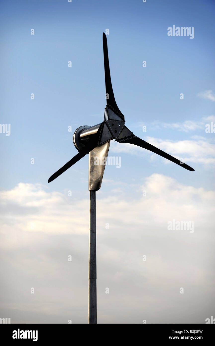 A WIND TURBINE POWERING AN ECO FRIENDLY HOUSE OXFORDSHIRE UK Stock ...
