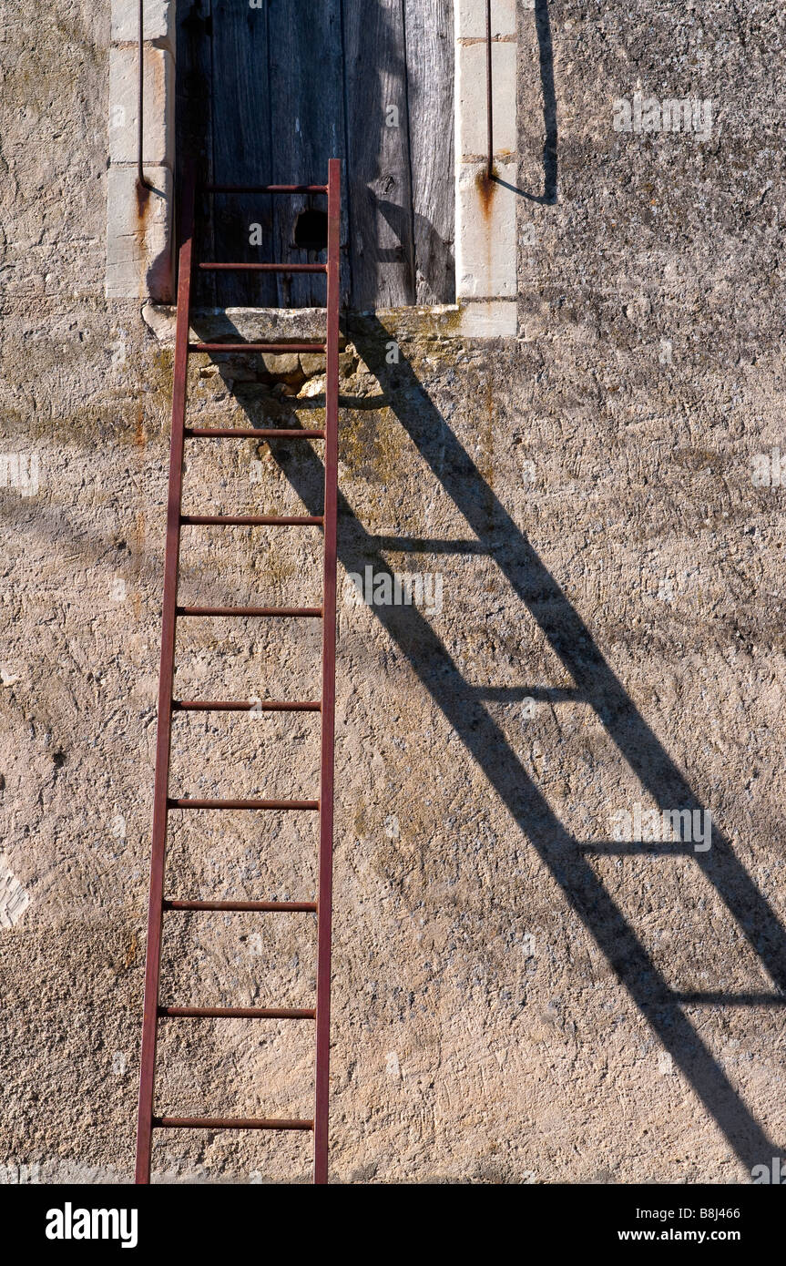 Stone barn france hi-res stock photography and images - Alamy