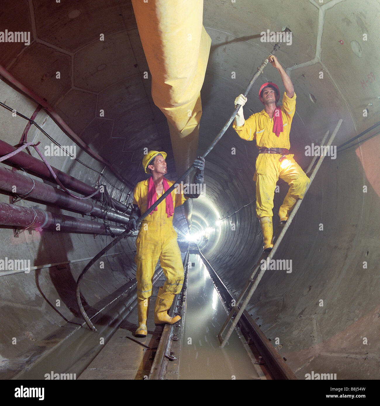 Tunnel segments underground hi-res stock photography and images - Alamy