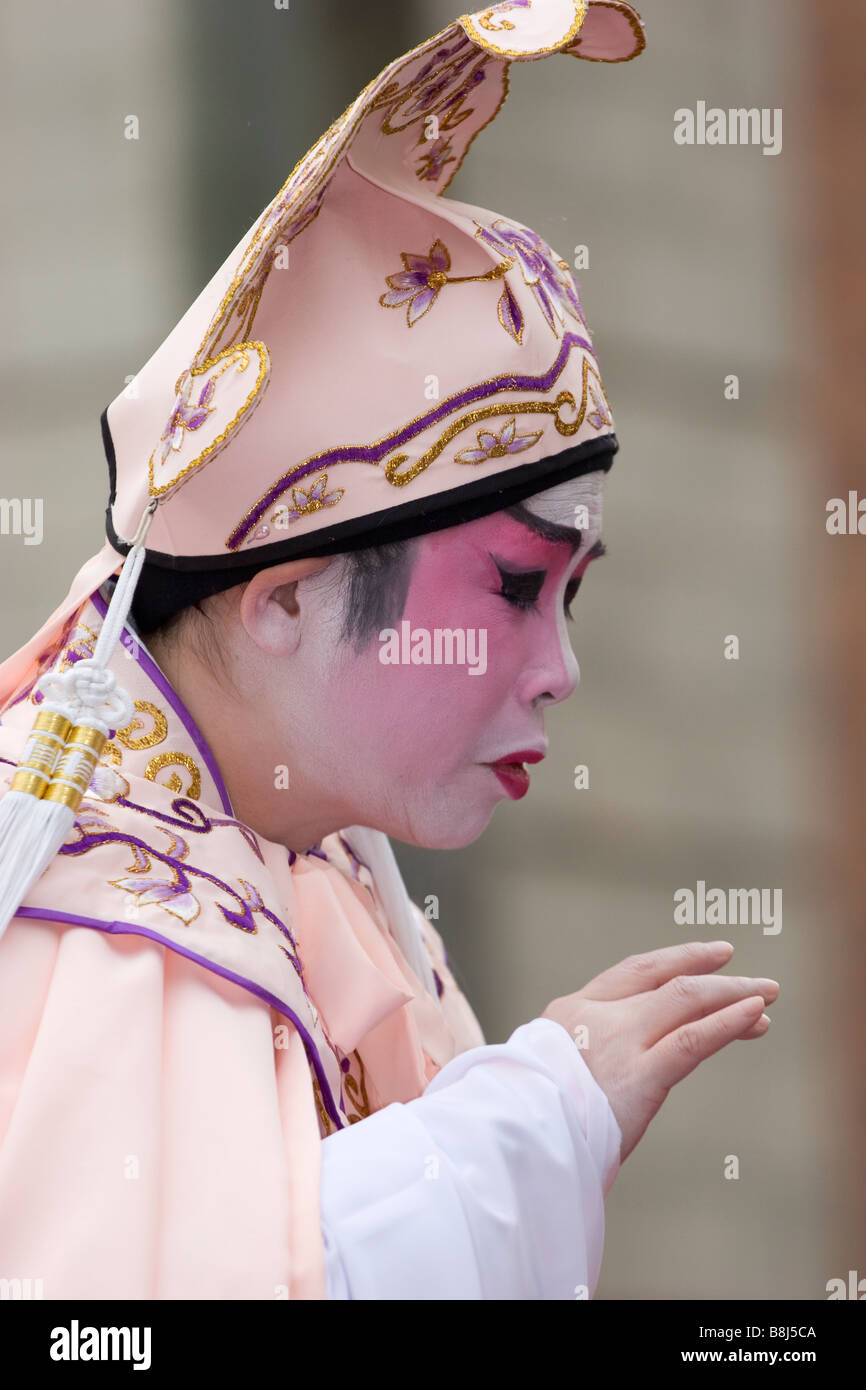 Chinese opera face paint hi-res stock photography and images - Alamy