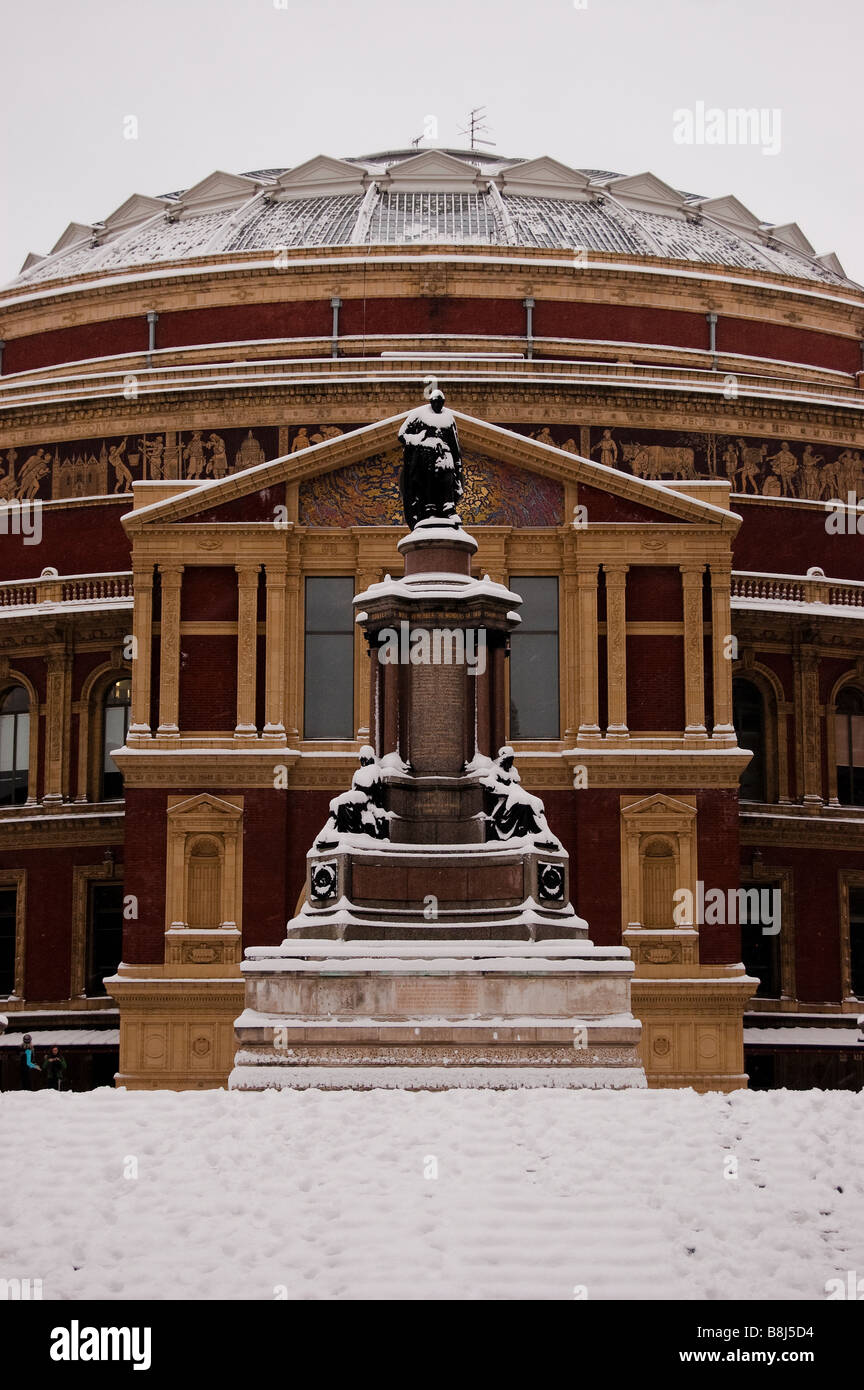 Royal Albert Hall with snow Stock Photo - Alamy