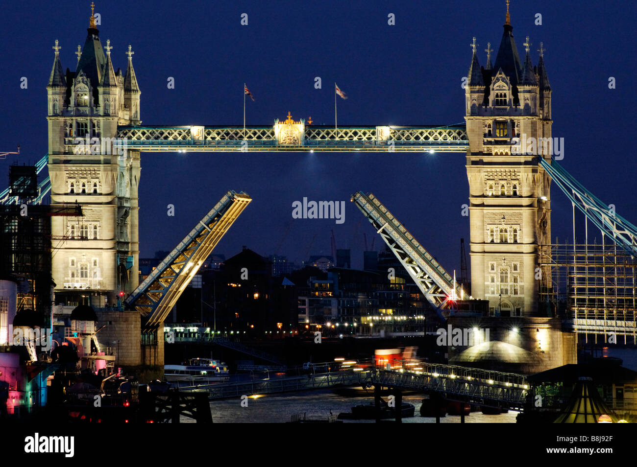 Raised tower bridge hi-res stock photography and images - Alamy