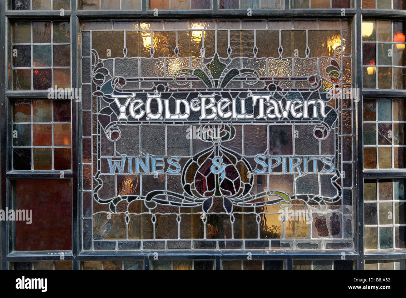 Pub glass window hi-res stock photography and images - Alamy