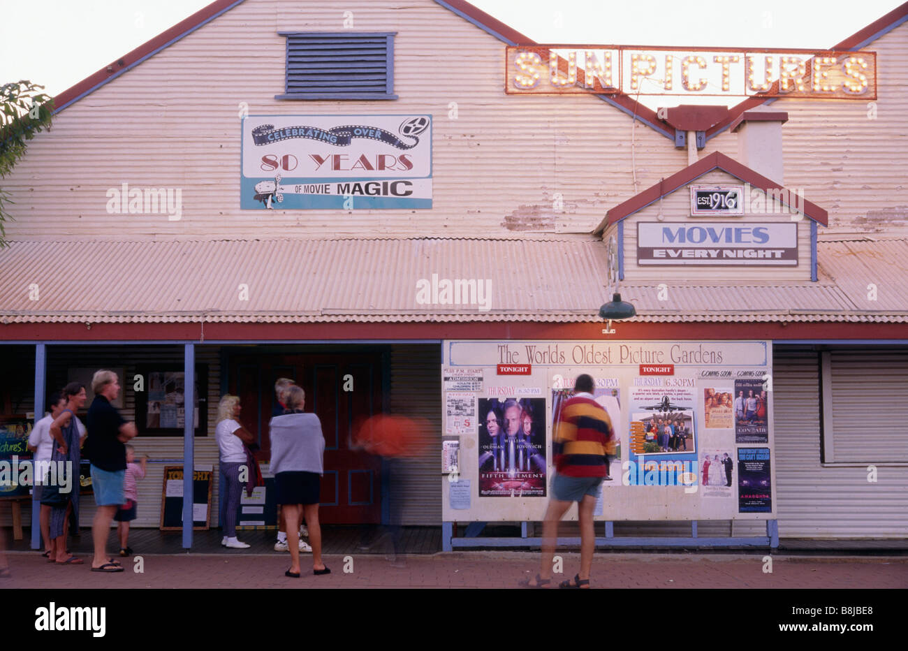 The world's oldest picture garden Sun Pictures Group BROOME WESTERN ...