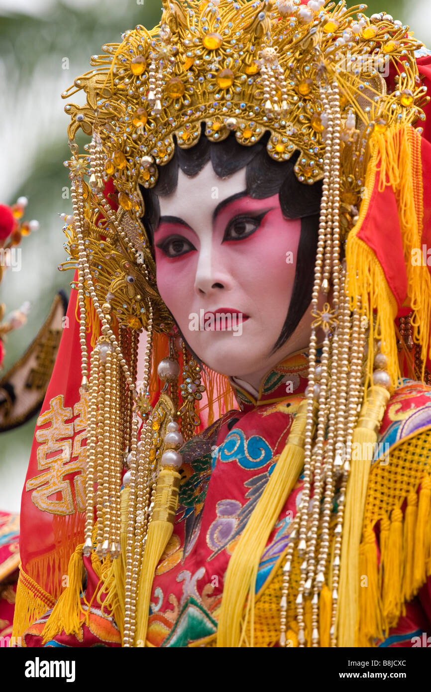 Chinese opera actor face Stock Photo - Alamy