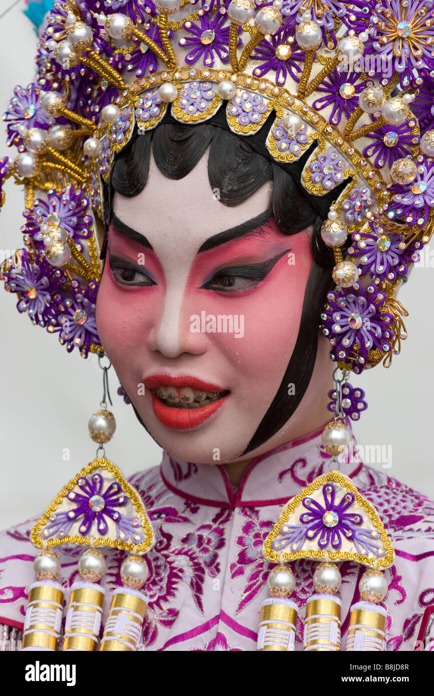 Chinese Opera Performer in Traditional Costume in Hong Kong Stock Photo ...