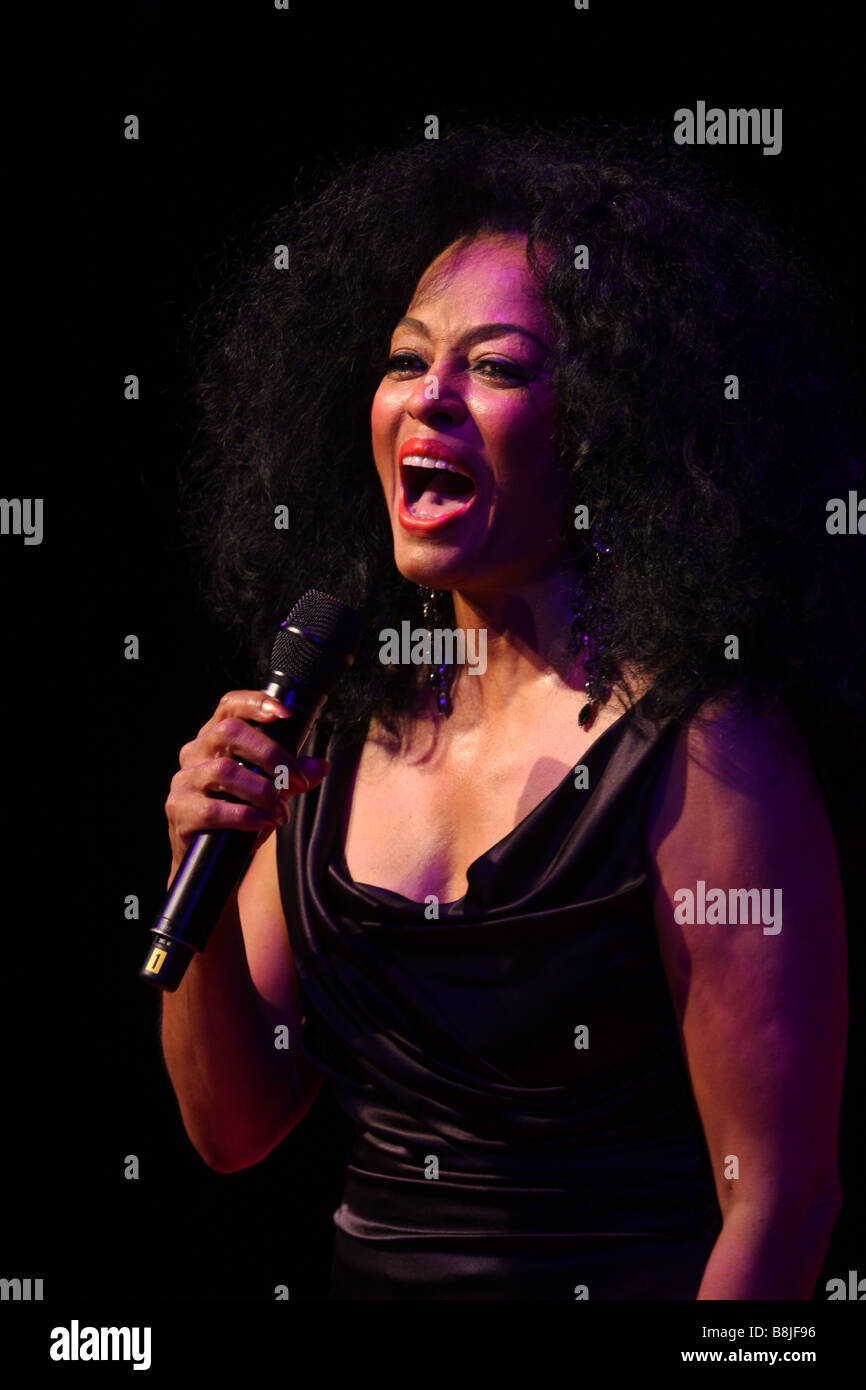 Diana ross and the supremes hi-res stock photography and images - Alamy