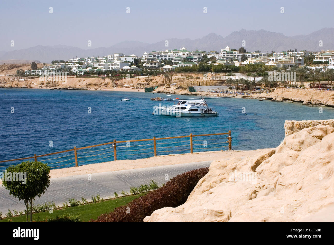 Boat in bay at sharm el sheik hi-res stock photography and images - Alamy