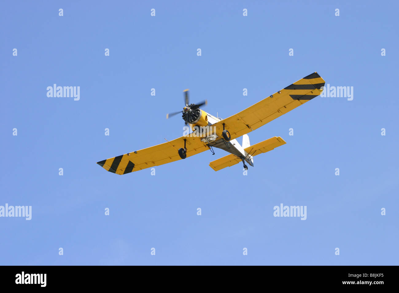 Small firefighting aircraft hi-res stock photography and images - Alamy