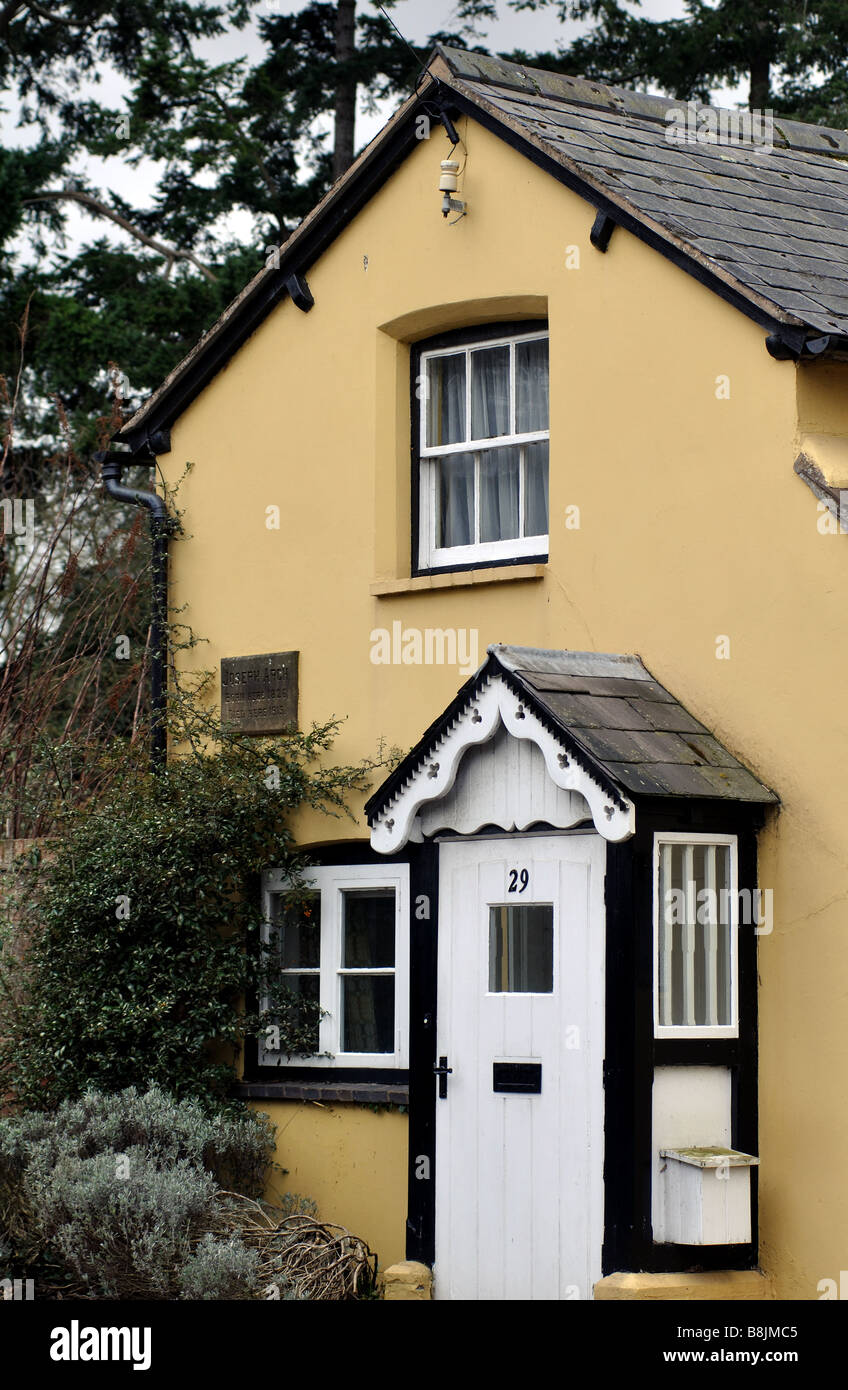 Barford cottages hi-res stock photography and images - Alamy