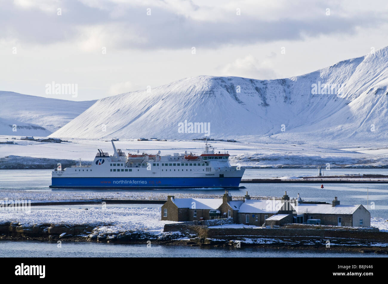 dh MV Hamnavoe STROMNESS ORKNEY Northlink ferries ferry entering ...
