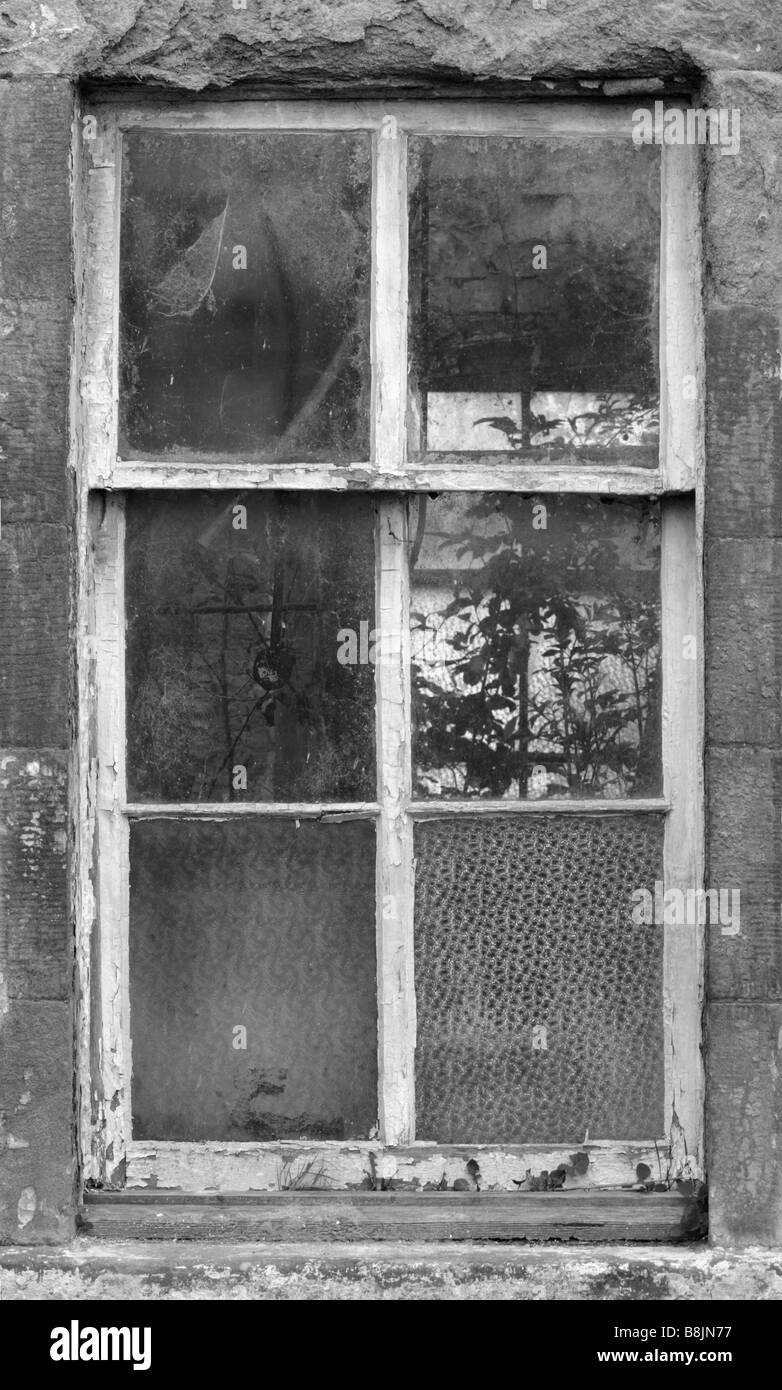 Window in decrepit building Stock Photo - Alamy