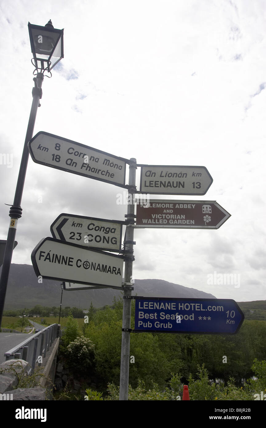 Gaelic Road Signs Stock Photos & Gaelic Road Signs Stock Images - Alamy