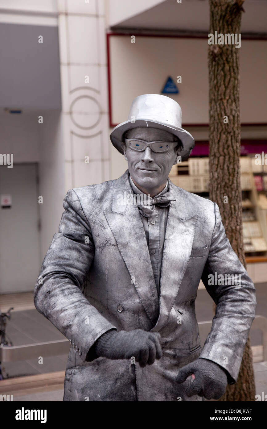 A Human Statue Street Performer in Liverpool Stock Photo - Alamy