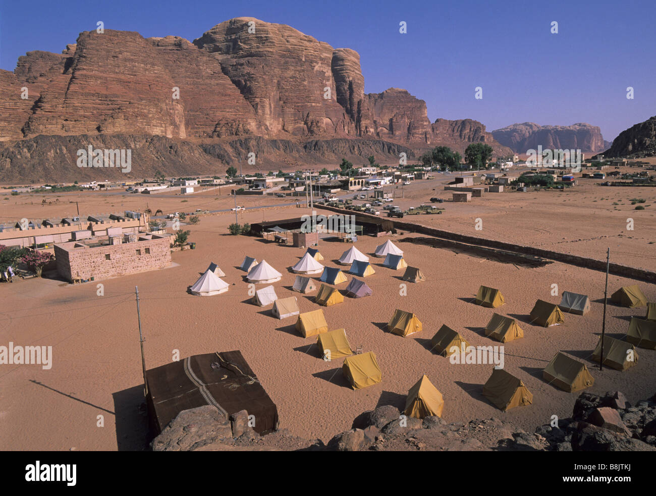 Middle east tent village hi-res stock photography and images - Alamy