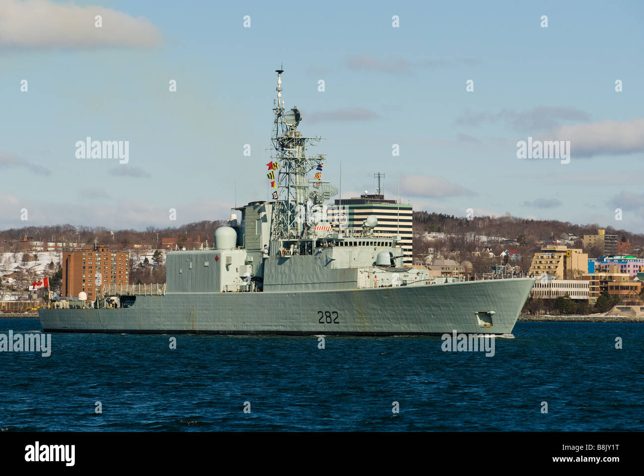 Hmcs iroquois hi-res stock photography and images - Alamy