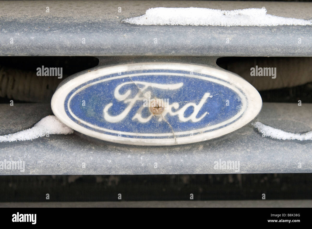 Ford blue oval logo hi-res stock photography and images - Alamy