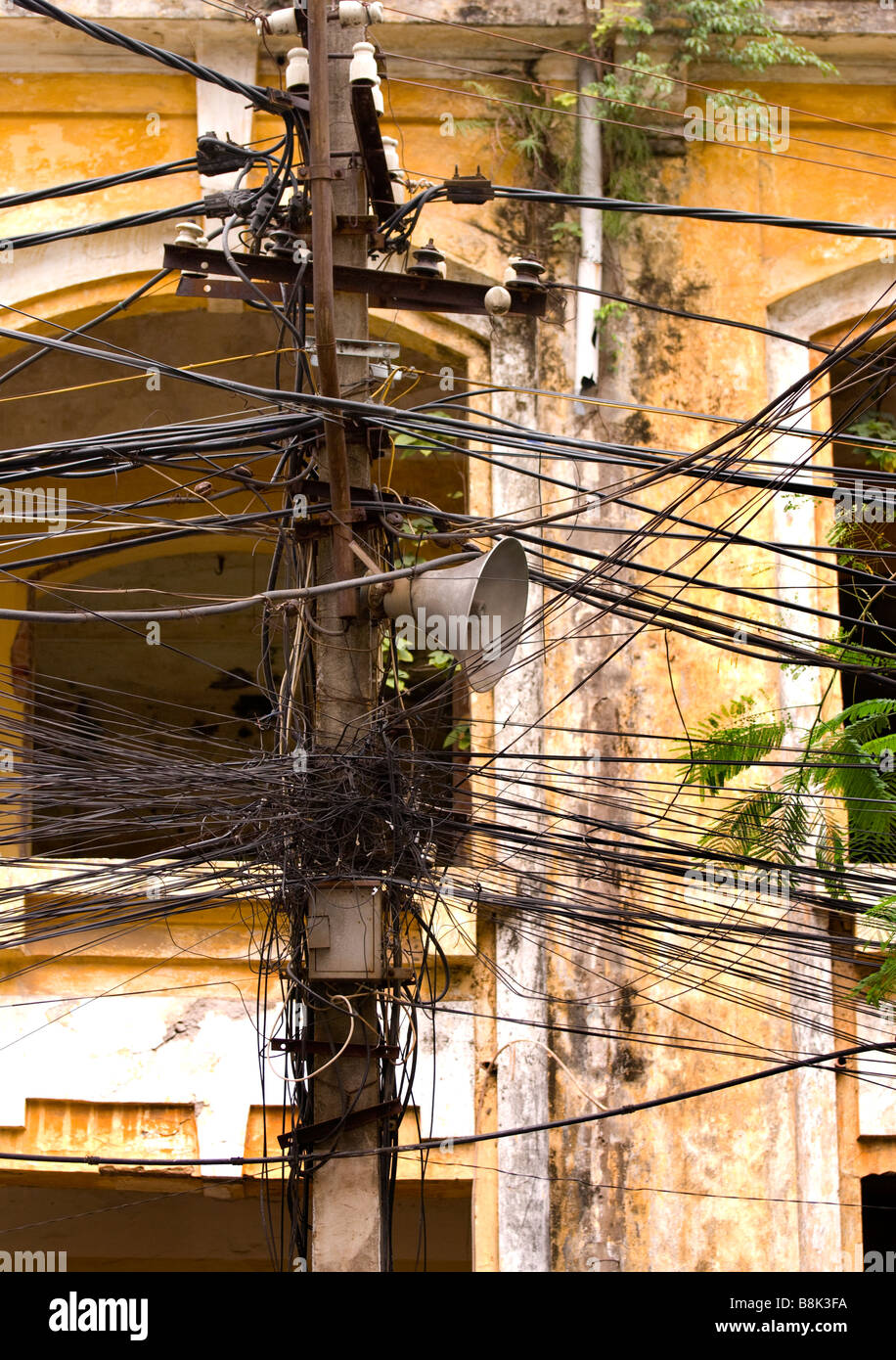 Jumble of overhead phone lines, French Quarter, Hanoi, Vietnam Stock ...