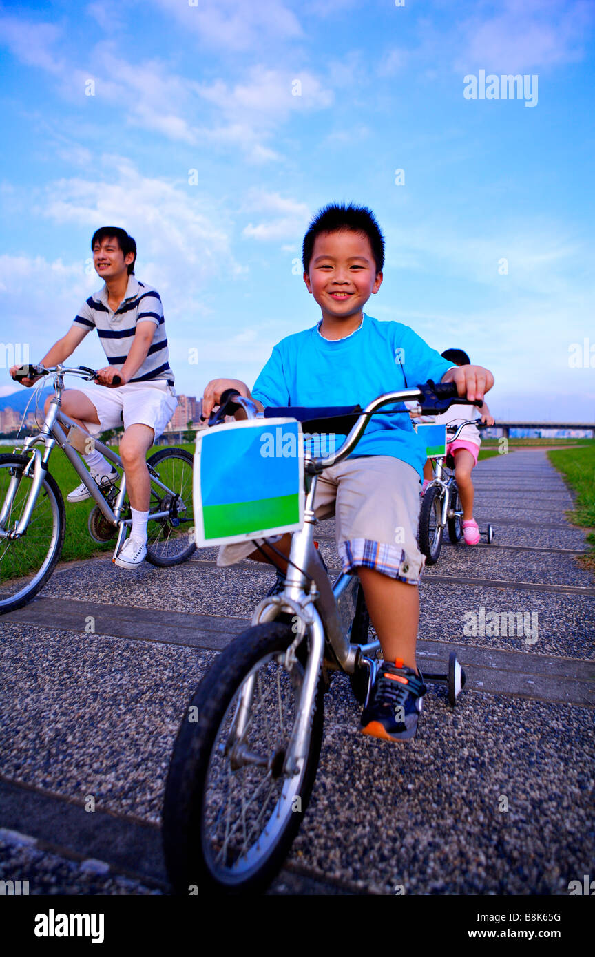 Chinese girls on bicycles hi-res stock photography and images - Alamy